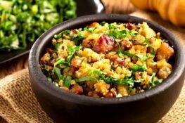 Tutu de Feijão Mineiro Cremoso com Sabor Caseiro - receitinhadavovo.com.br